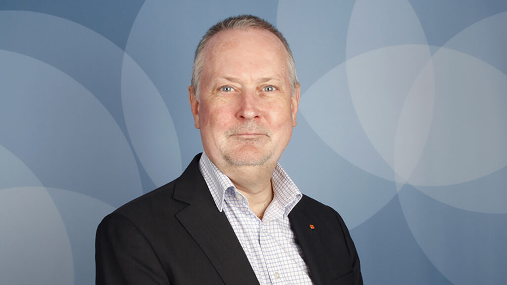 Socialsekreteraren som knivhöggs var ensam med farlig klient - Akademikern